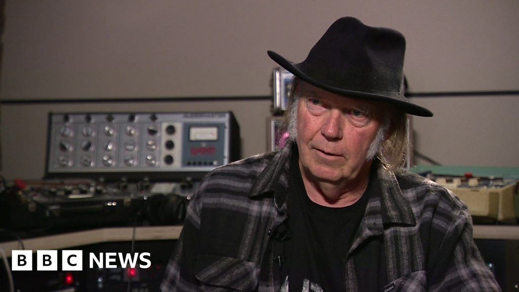Neil Young on his new album, Earth - BBC News