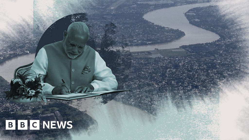 India election 2019: Can Modi clean up the Ganges? - BBC News