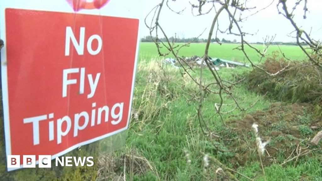 Hundreds join Boston fly-tipping campaign group - BBC News