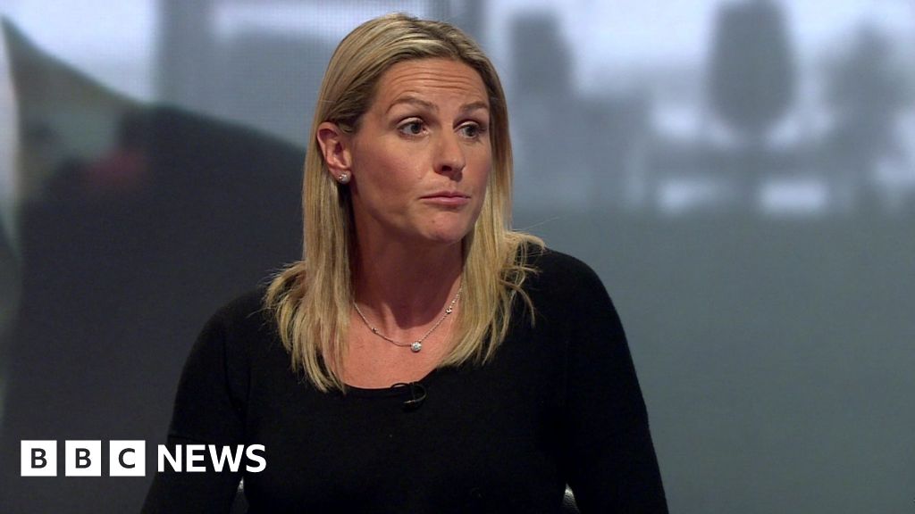 'Girls play football too' - BBC News