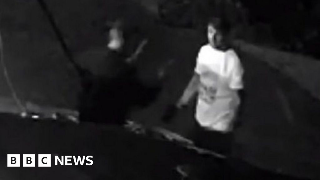 Simon Birch death: CCTV captures seconds leading to attack - BBC News
