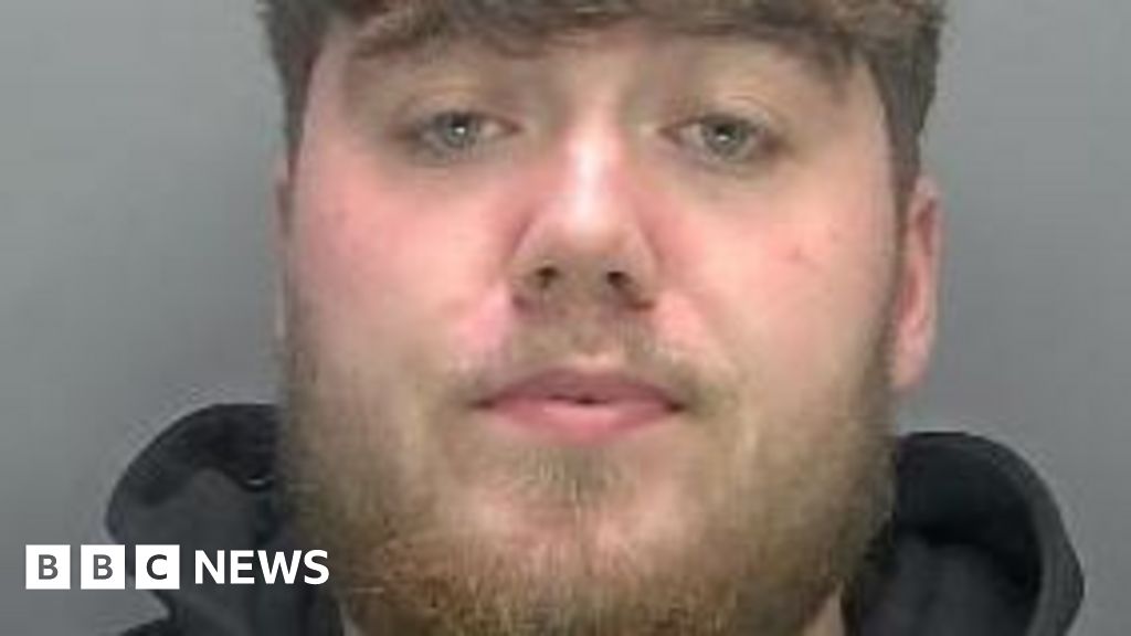 Police net drug stash after St Neots dealer jumps into river