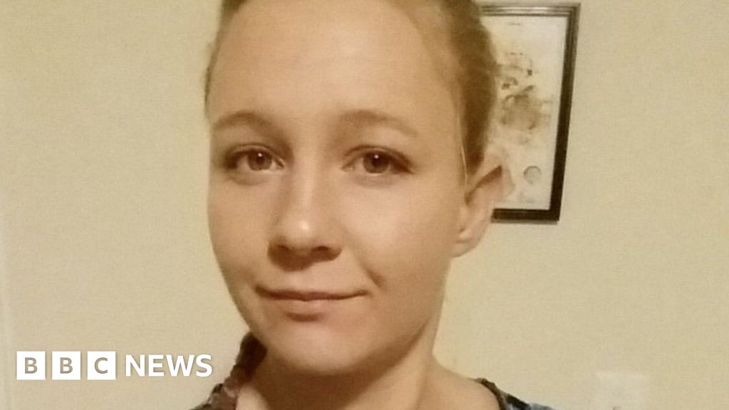 Reality Winner: NSA contractor sentenced to five years over leak - BBC News