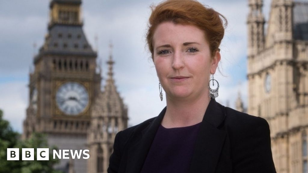 Man dies in long ambulance wait, says Sheffield MP - BBC News