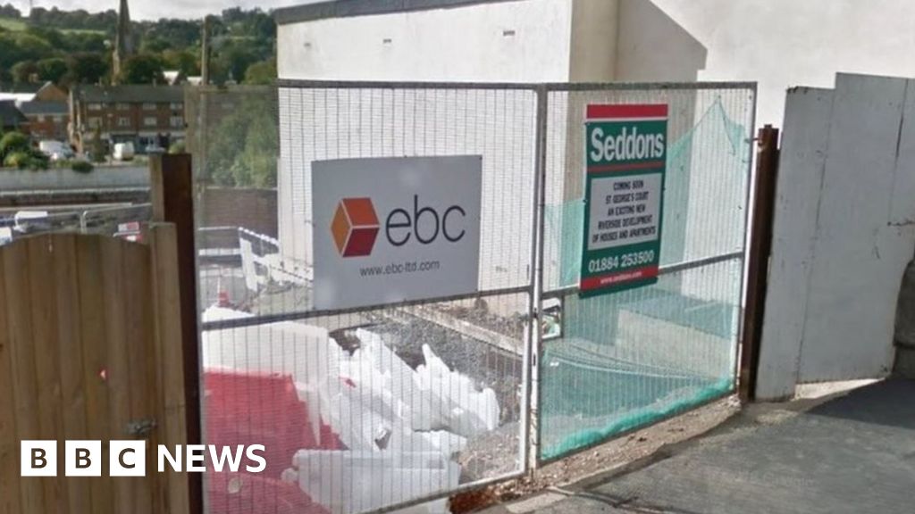 Council and failed housing firm 'fundamentally different' - BBC News