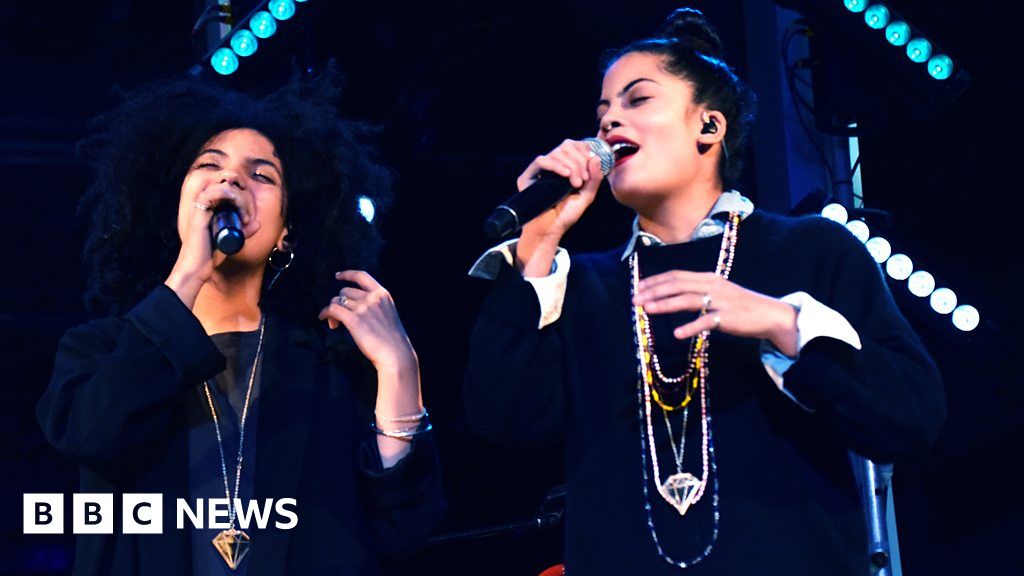 Ibeyi perform River at The Quay Sessions - BBC News