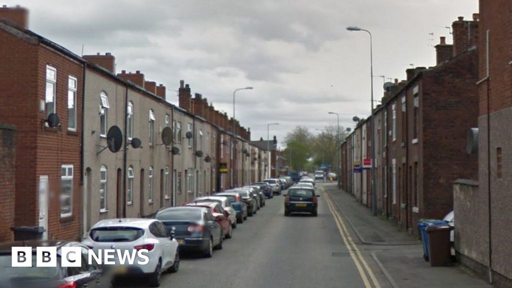 Leigh stabbing: Wigan man, 48, charged with murder - BBC News
