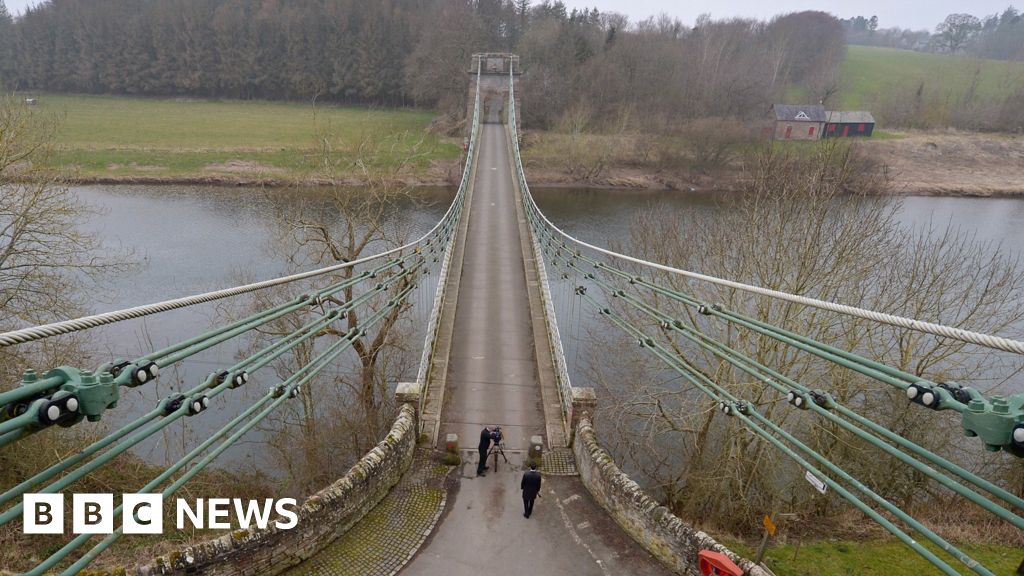 In pictures: The restoration of the Union Chain Bridge - BBC News