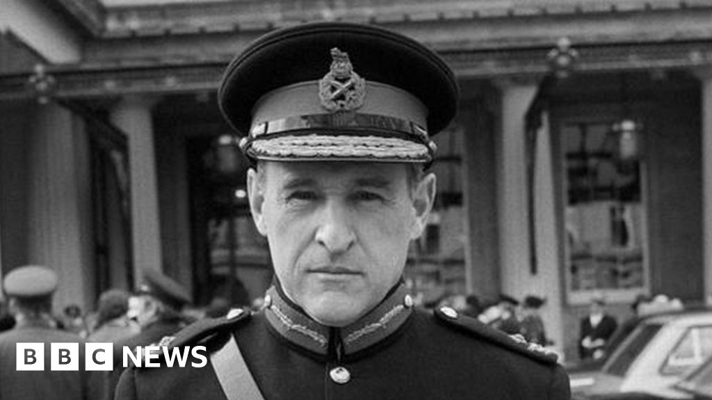 Sir Frank Kitson: Ex-army chief that served in Northern Ireland dies