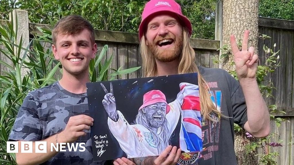 Sam Ryder: Artist Wilf Elliott thrilled to meet Eurovision star - BBC News