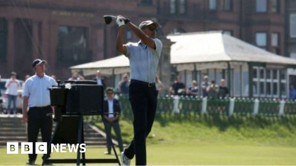 Barack Obama enjoys himself on the golf course in St Andrews during ...
