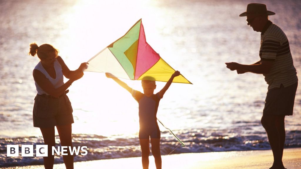 Young 'to be poorer than parents at every stage of life' - BBC News