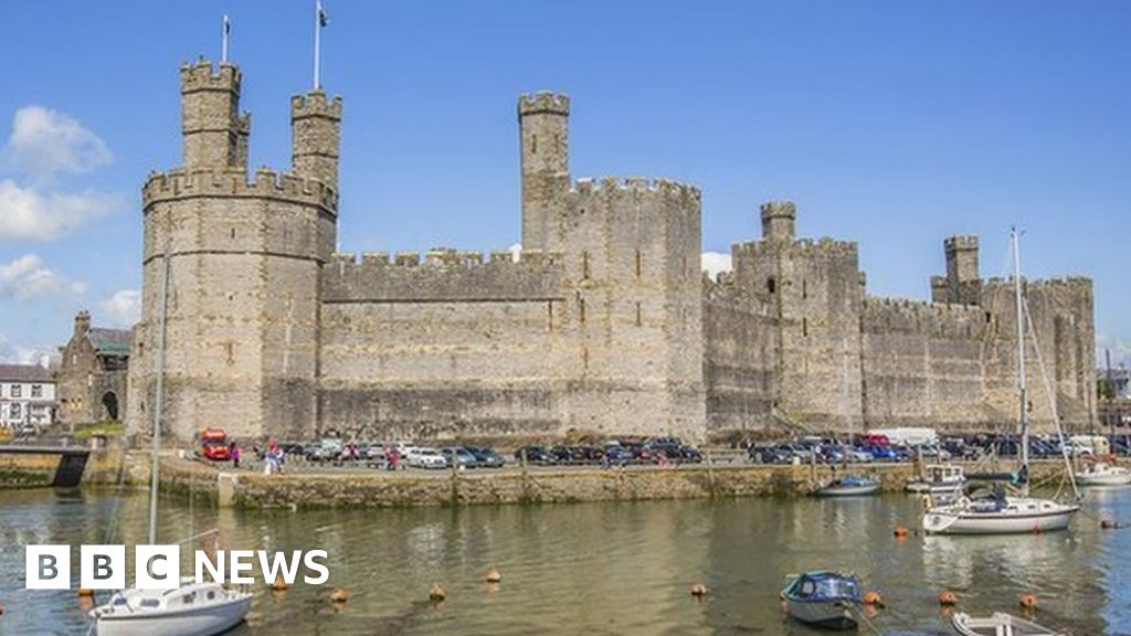 Cadw castle sites attract 900,000 visitors in 2017 - BBC News