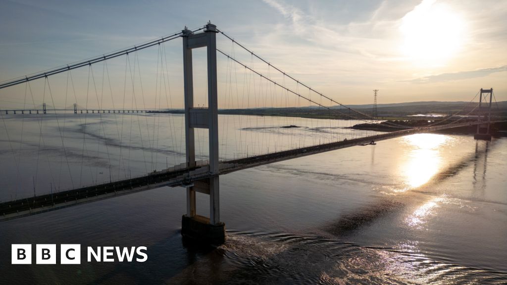 M48 Severn Bridge and M5 northbound lane reopens after high winds