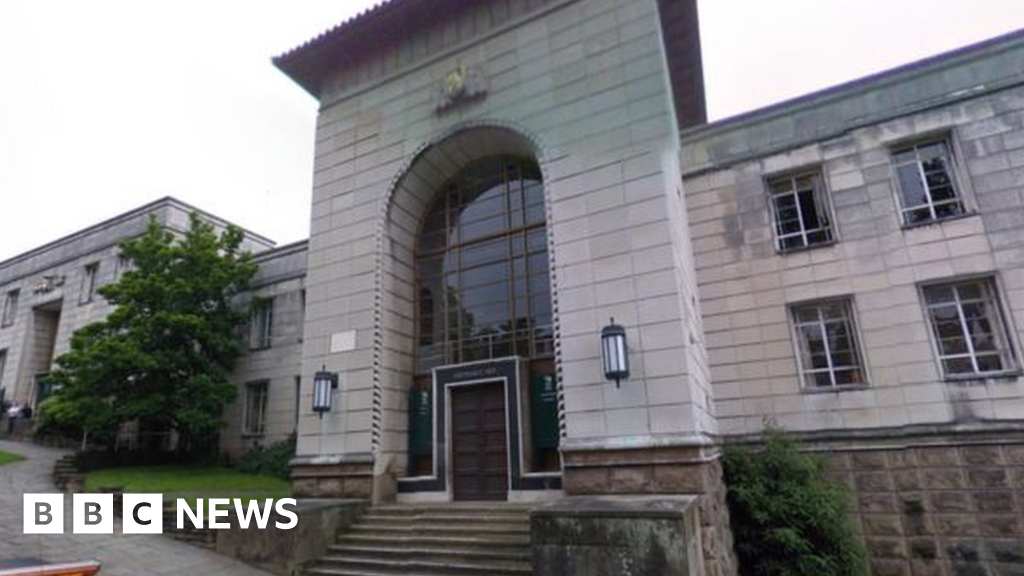 Coronavirus: Inquests halted after row over private hearings