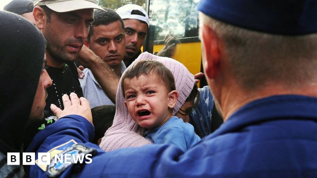 Migrant crisis: Who does the EU send back? - BBC News