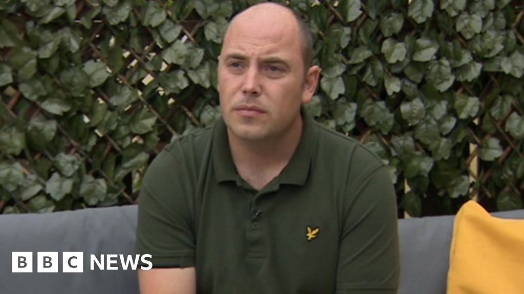 Child-rescue soldier 'gut-wrenched' over Afghanistan's fall - BBC News