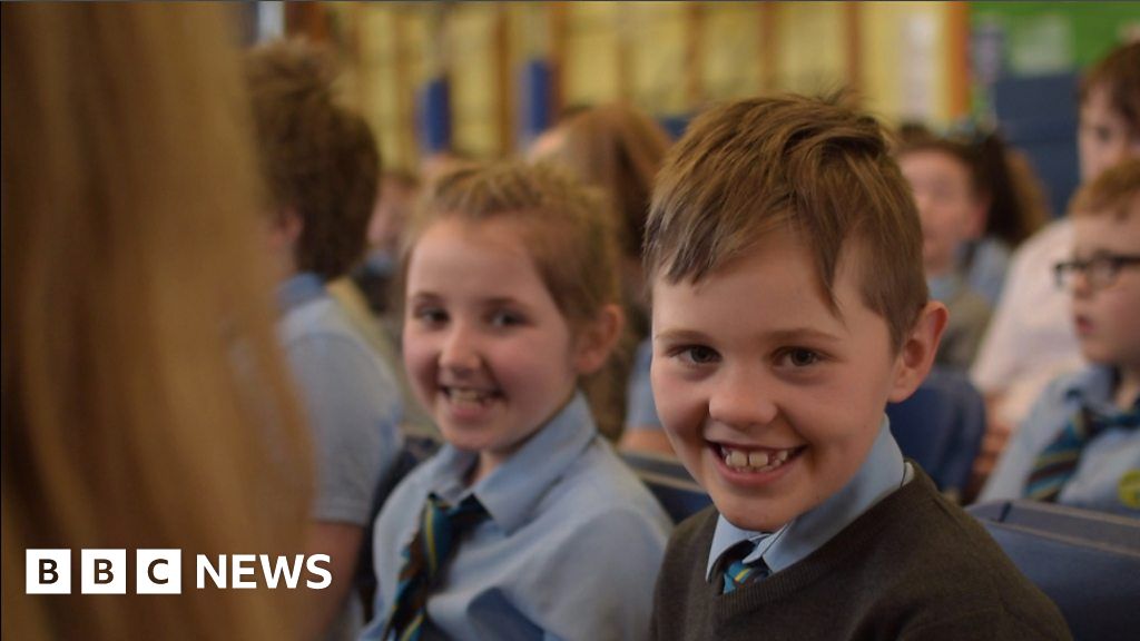 Scottish school scoops top literacy award - BBC News