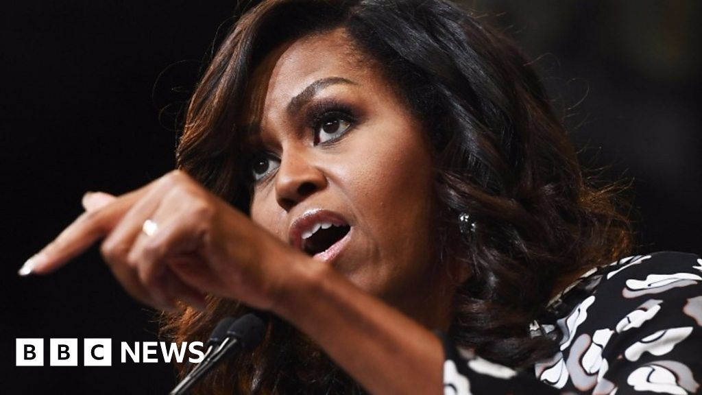 Michelle Obama campaigns with Clinton in North Carolina - BBC News