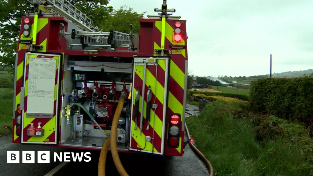 Northern Ireland Fire Service cutting crews over budget pressures - BBC ...