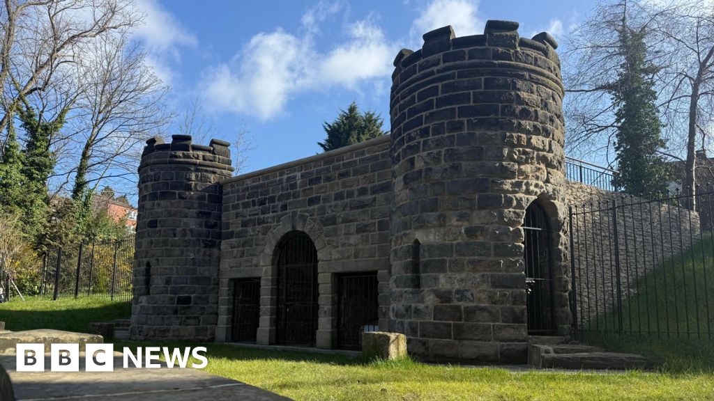 Leeds: Restored Victorian bear pit in Headingley officially reopens