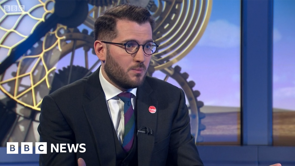 Scots MP expects UK Labour policy change on Brexit - BBC News