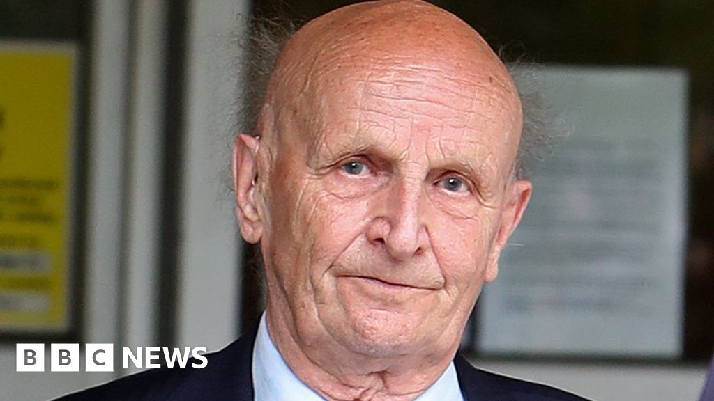 Man denies Westerham Costa coffee death crash - BBC News