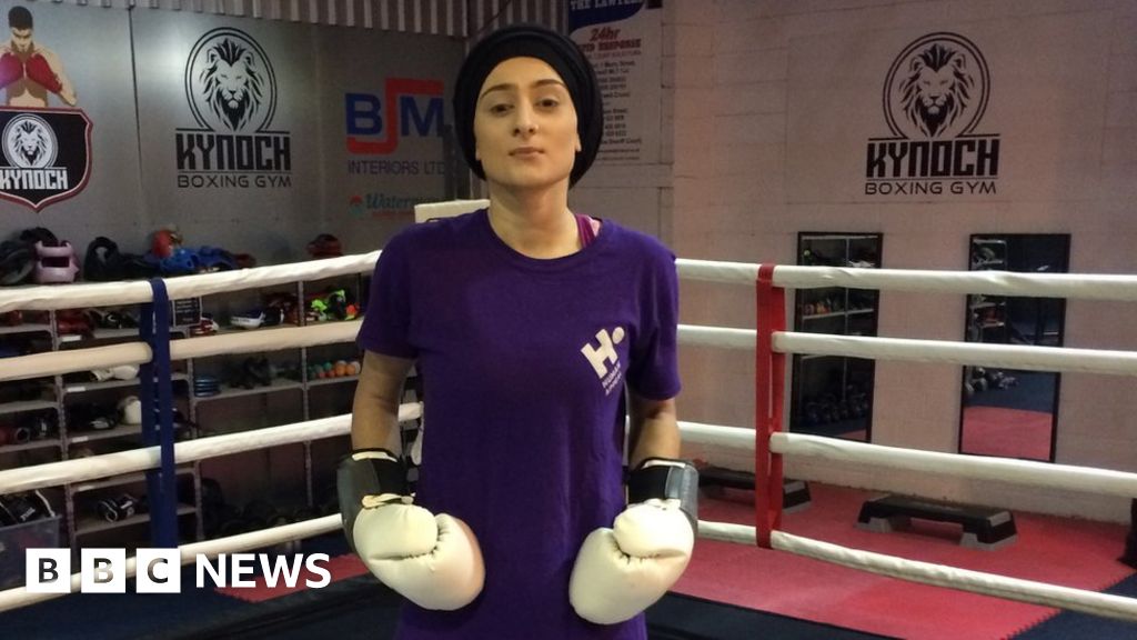'I'm a Muslim woman, I'm visually-impaired and I'm a boxer' - BBC News