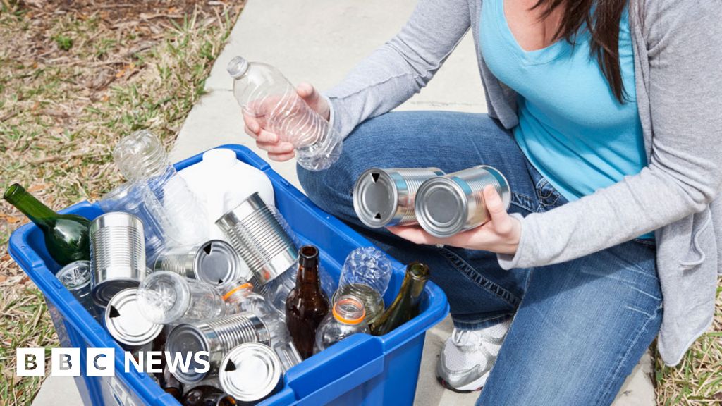 Push to improve recycling habits among young people - BBC News