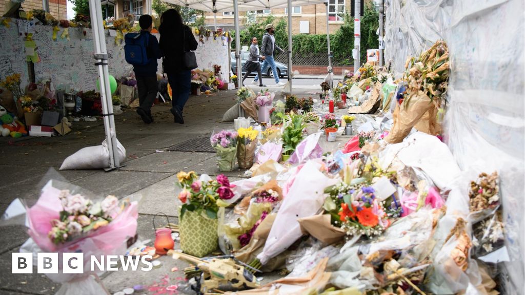 Grenfell Tower: Cladding 'changed to cheaper version' - BBC News