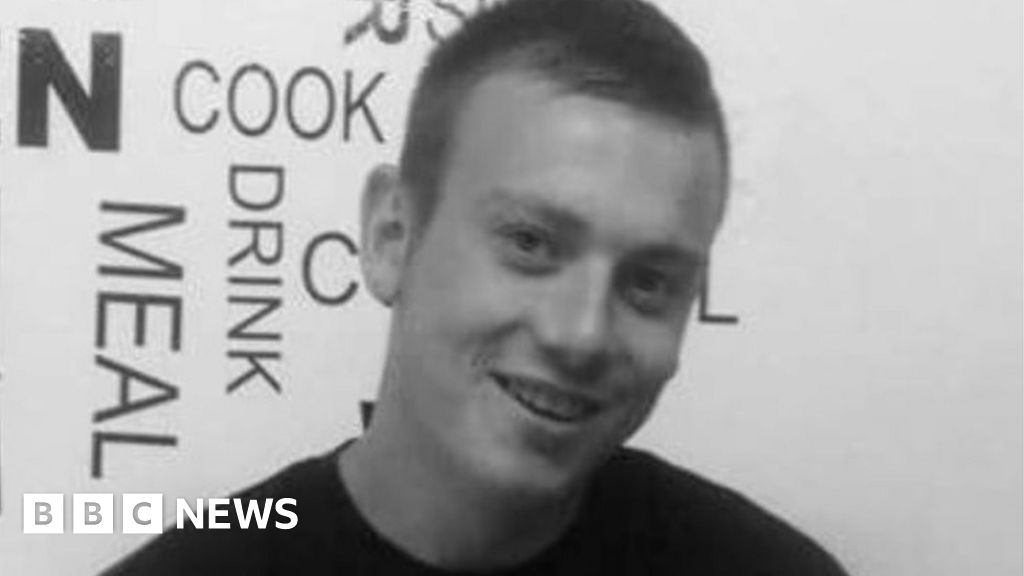 Mum's tribute to son killed in Leicester street stabbing - BBC News