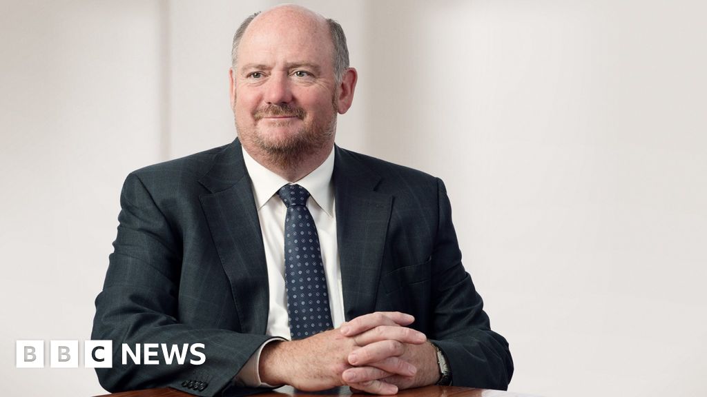 Businessman Richard Cousins 'leaves £41m' to Oxfam - BBC News