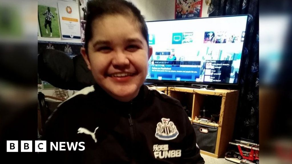 Covid: Powerchair footballer's family reunion hopes after jab - BBC News