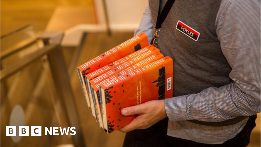 Bookshops celebrating 'Super Thursday' - BBC News