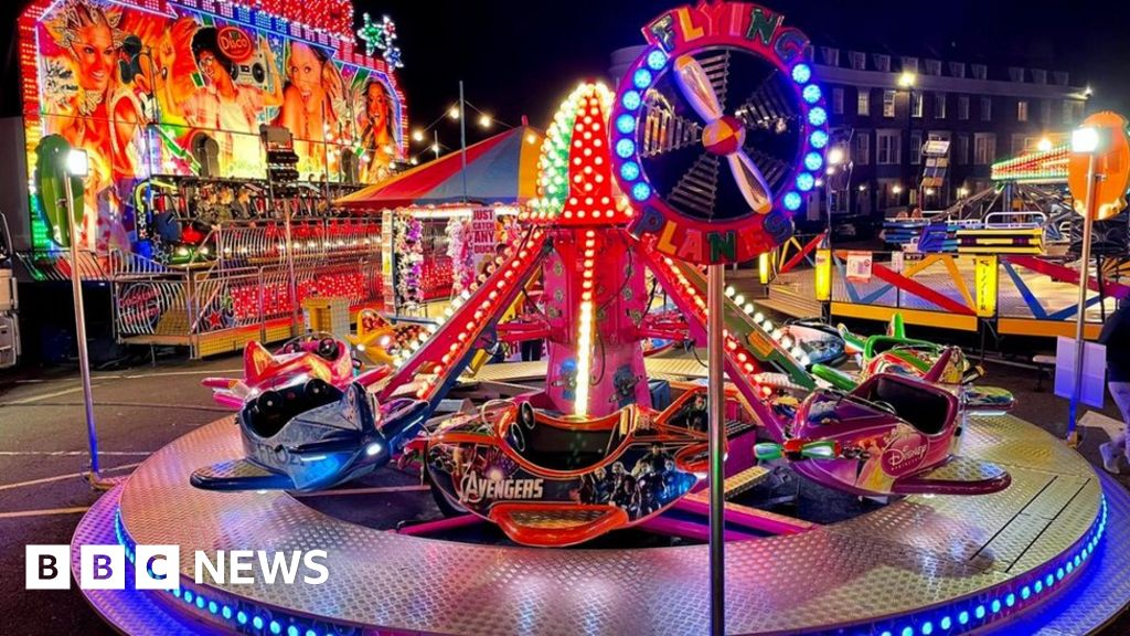 Weymouth: Funfair axed over anti-social behaviour to continue - BBC News