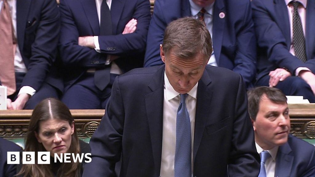 Disability welfare change biggest in decade - Hunt - BBC News