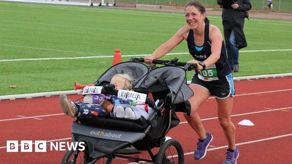 Mother Jessica Bruce 'sets double buggy marathon record' - BBC News