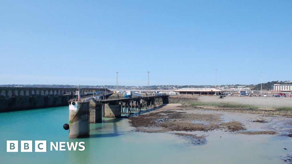 Plans for refurbished Jersey Elizabeth Harbour submitted - BBC News