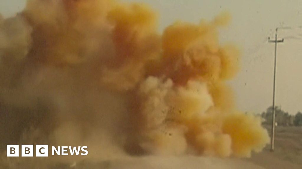 Battle for Mosul: IS 'using chemical weapons' - BBC News
