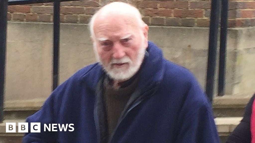 Terry Bridger spared jail after 40-hour Pagham police stand-off - BBC News