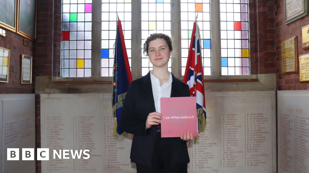 Ukrainian student at Ellesmere college accepted to Harvard - BBC News