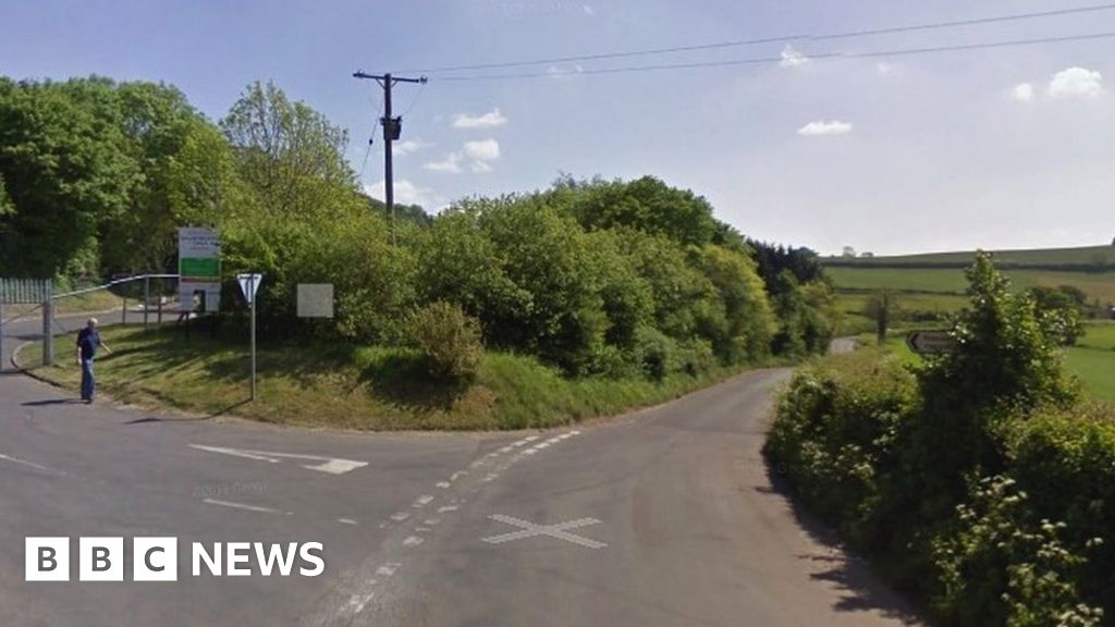 Work continuing on traffic-free Strawberry Line route - BBC News