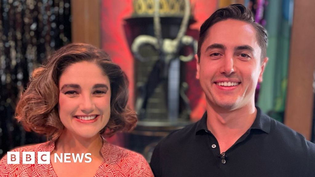 Rocky Horror fever hits Belfast as Grand Opera House show opens - BBC News