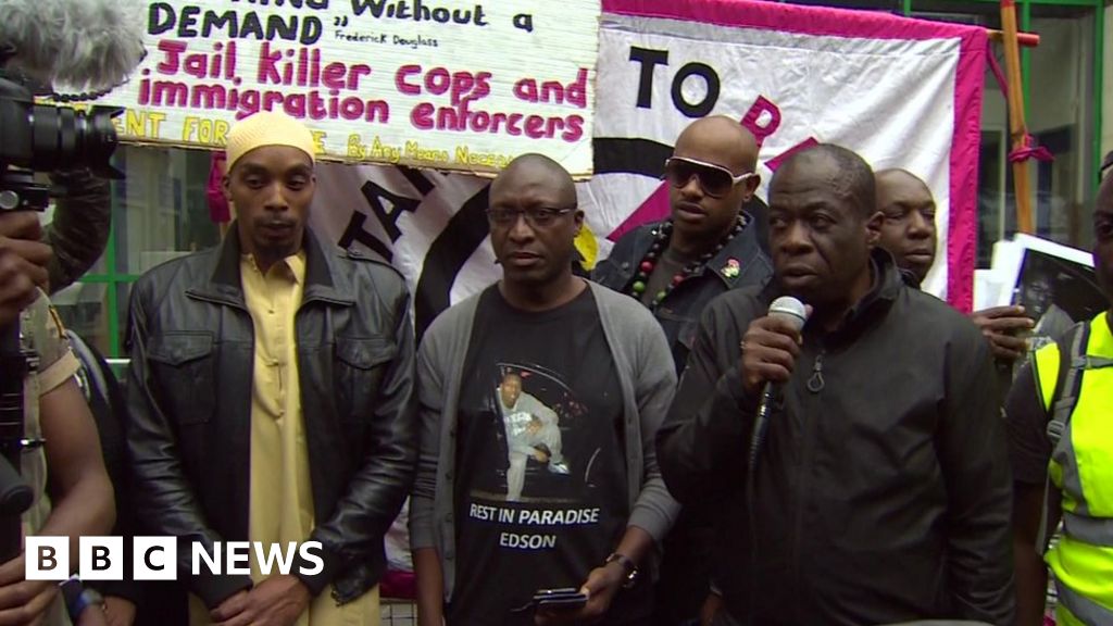 Rashan Charles death: Family urge peace on Hackney streets - BBC News