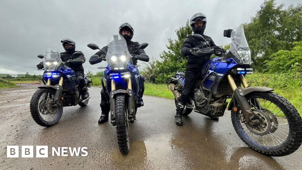 Police crackdown on offenders using motorbikes to commit crime - BBC News