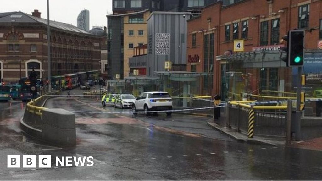 Liverpool bus screwdriver attack: Stabbed passenger critically ill ...