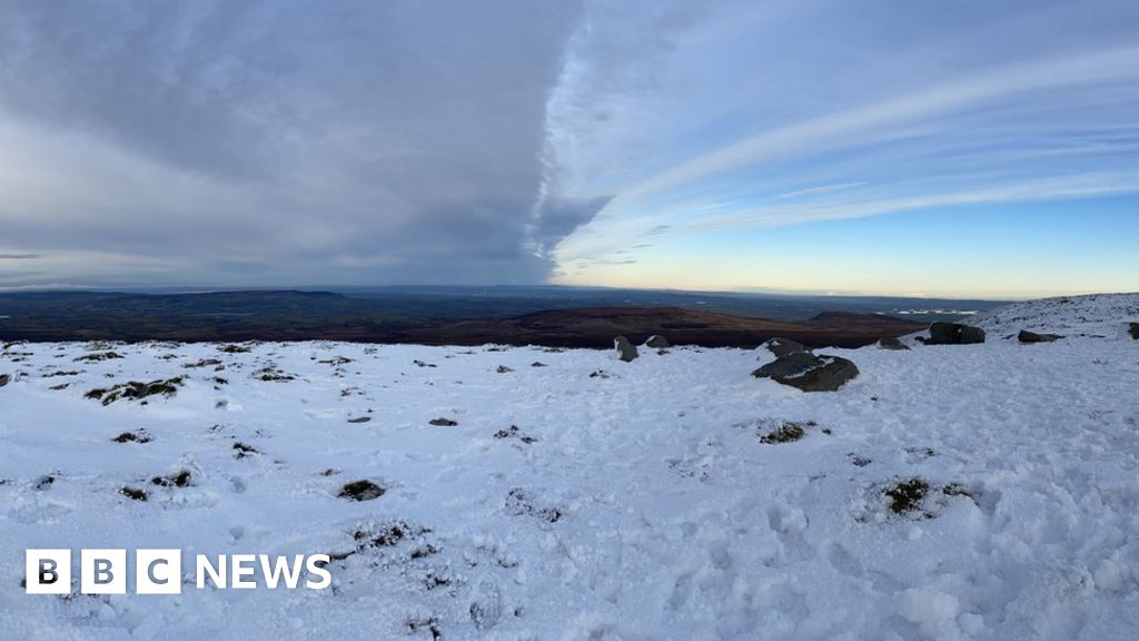 Snow and ice hit Northern Ireland - BBC News