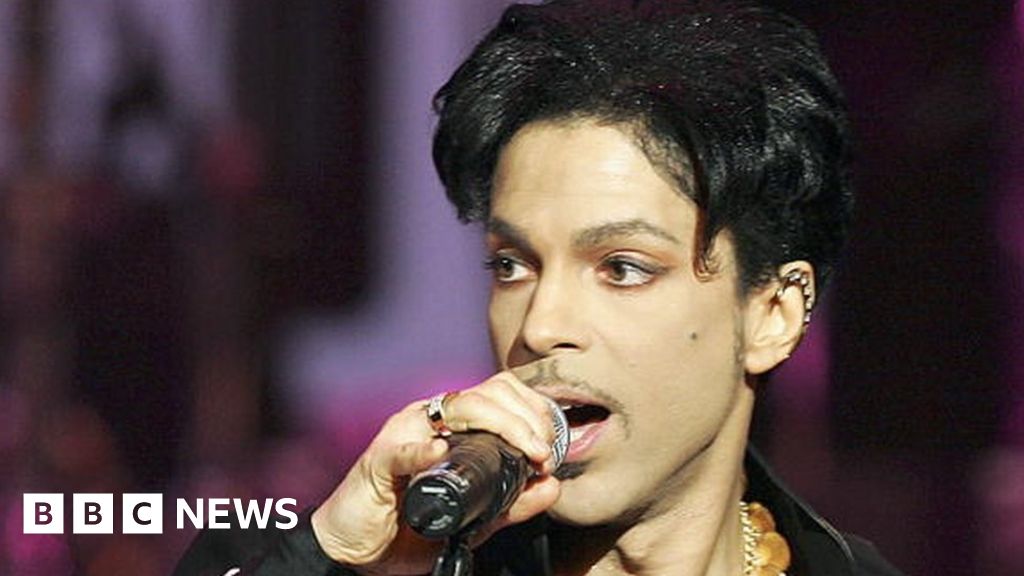 Prince: The colourful life of the pop superstar - BBC News