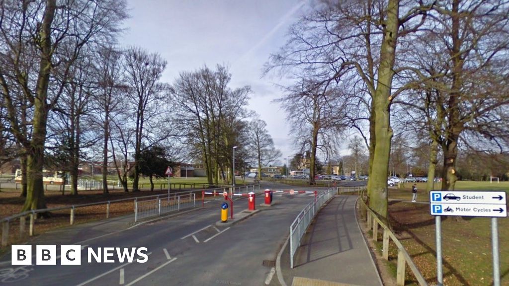 Cottingham High School proposes sixth form closure - BBC News