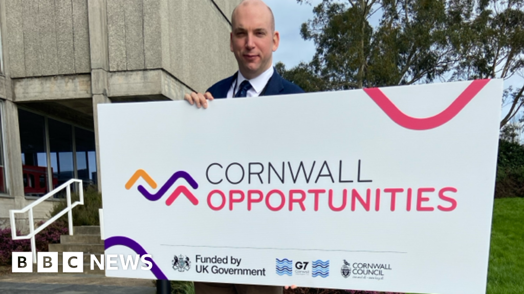 Cornwall Council launches 'one-stop-shop' jobs website - BBC News